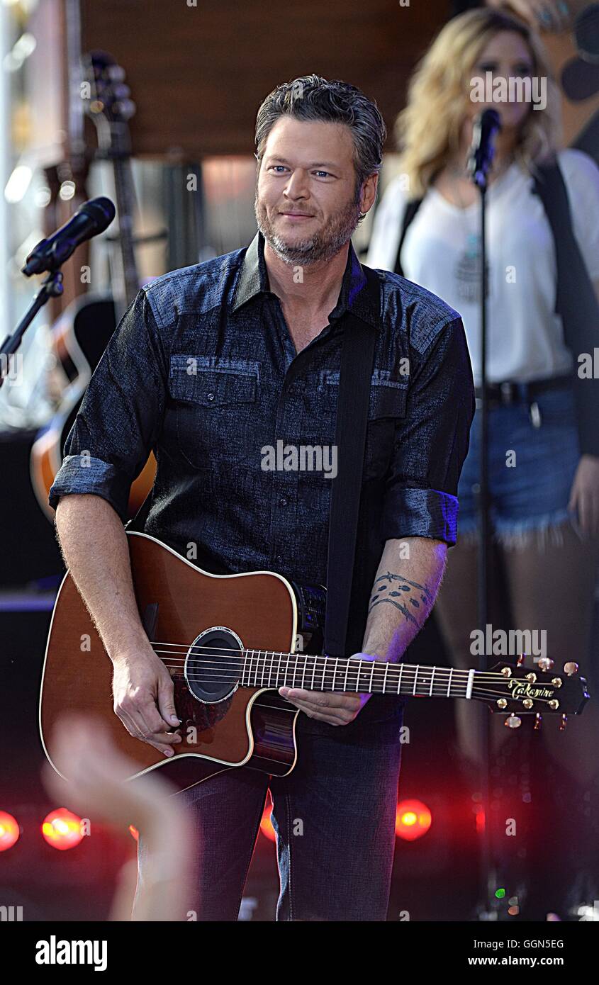 Blake Shelton 2016 Stock Photos & Blake Shelton 2016 Stock Images - Alamy