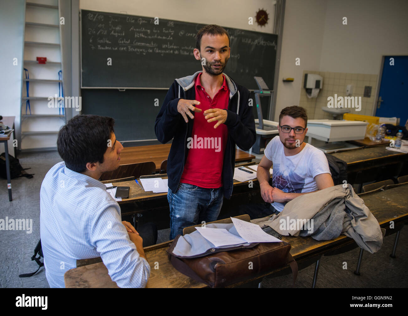 Debate teams hi-res stock photography and images - Alamy