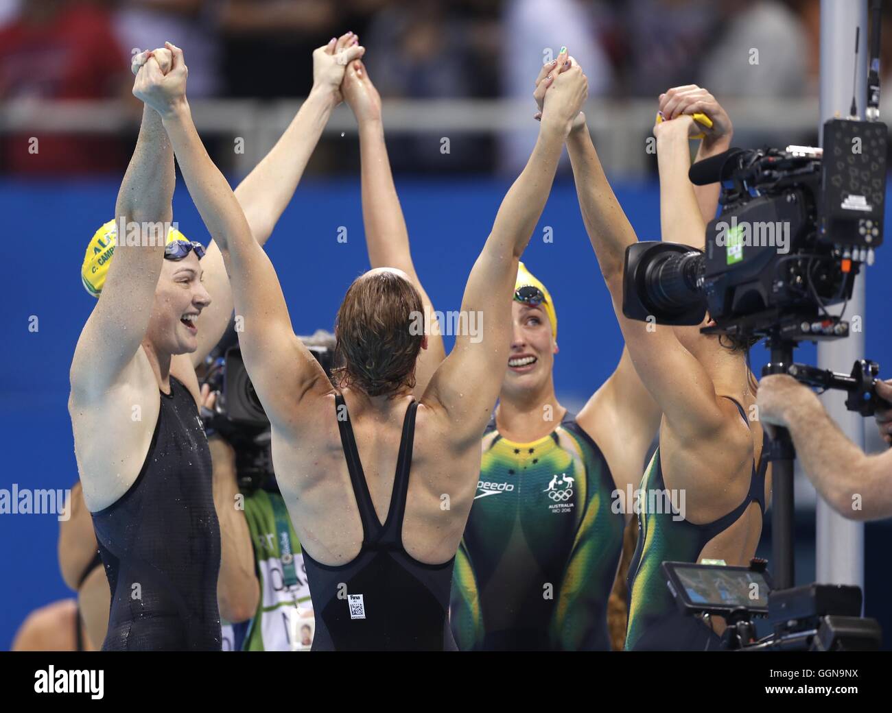 (160806) -- RIO DE JANEIRO, Aug. 6, 2016 (Xinhua) -- Swimmers of ...