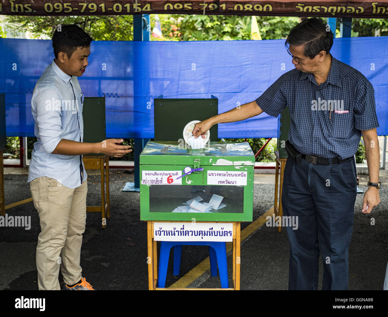 Bangkok, Bangkok, Thailand. 7th Aug, 2016. A man drops his ballot into ...