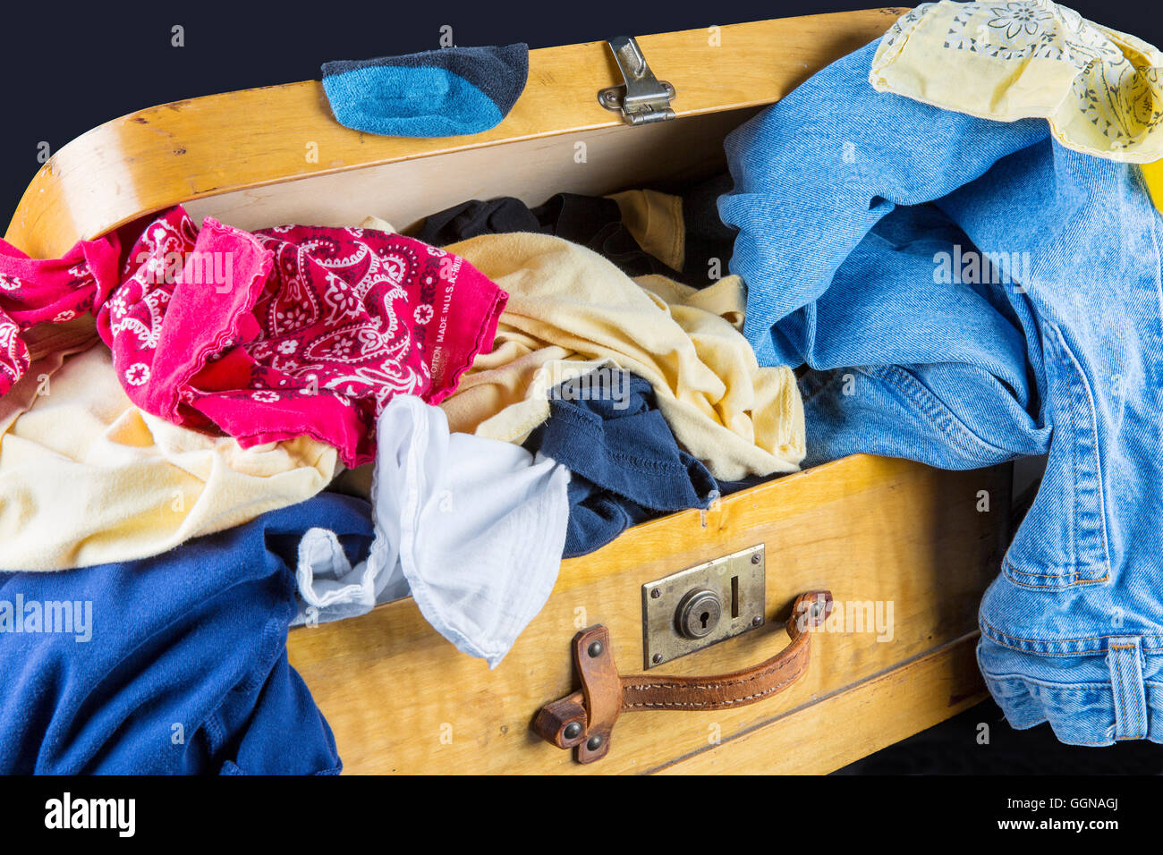 Suitcase packing mess hi-res stock photography and images - Alamy