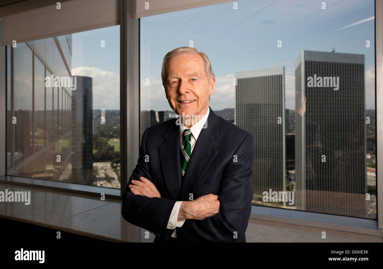 Governor Pete Wilson poses for a portrait in Los Angeles Stock Photo ...