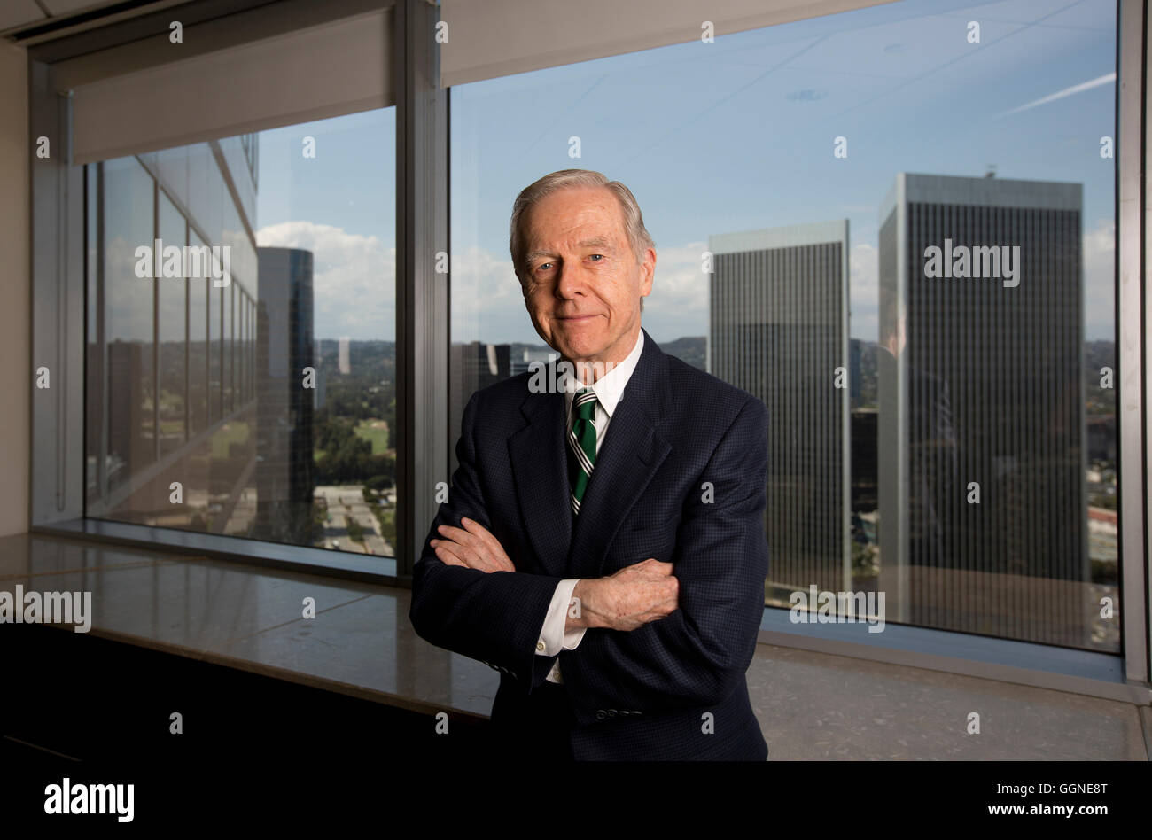 Governor Pete Wilson poses for a portrait in Los Angeles Stock Photo ...