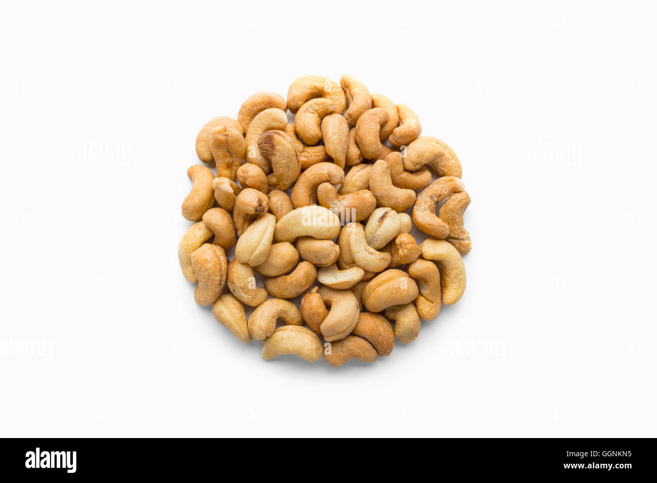 Pile of cashews in shape of a circle Stock Photo - Alamy