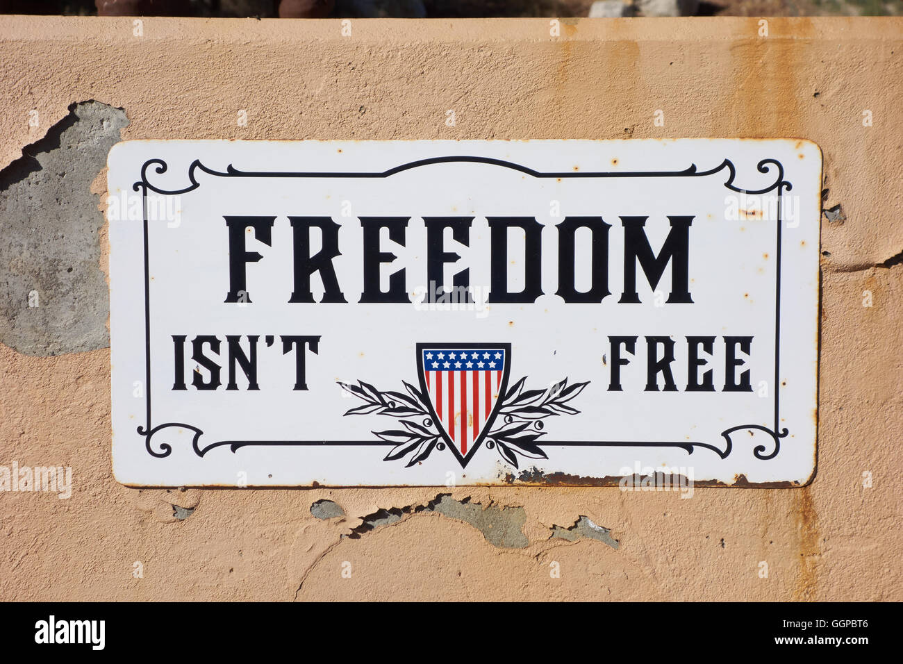 Freedom isn't free plaque on war monument. USA Stock Photo - Alamy