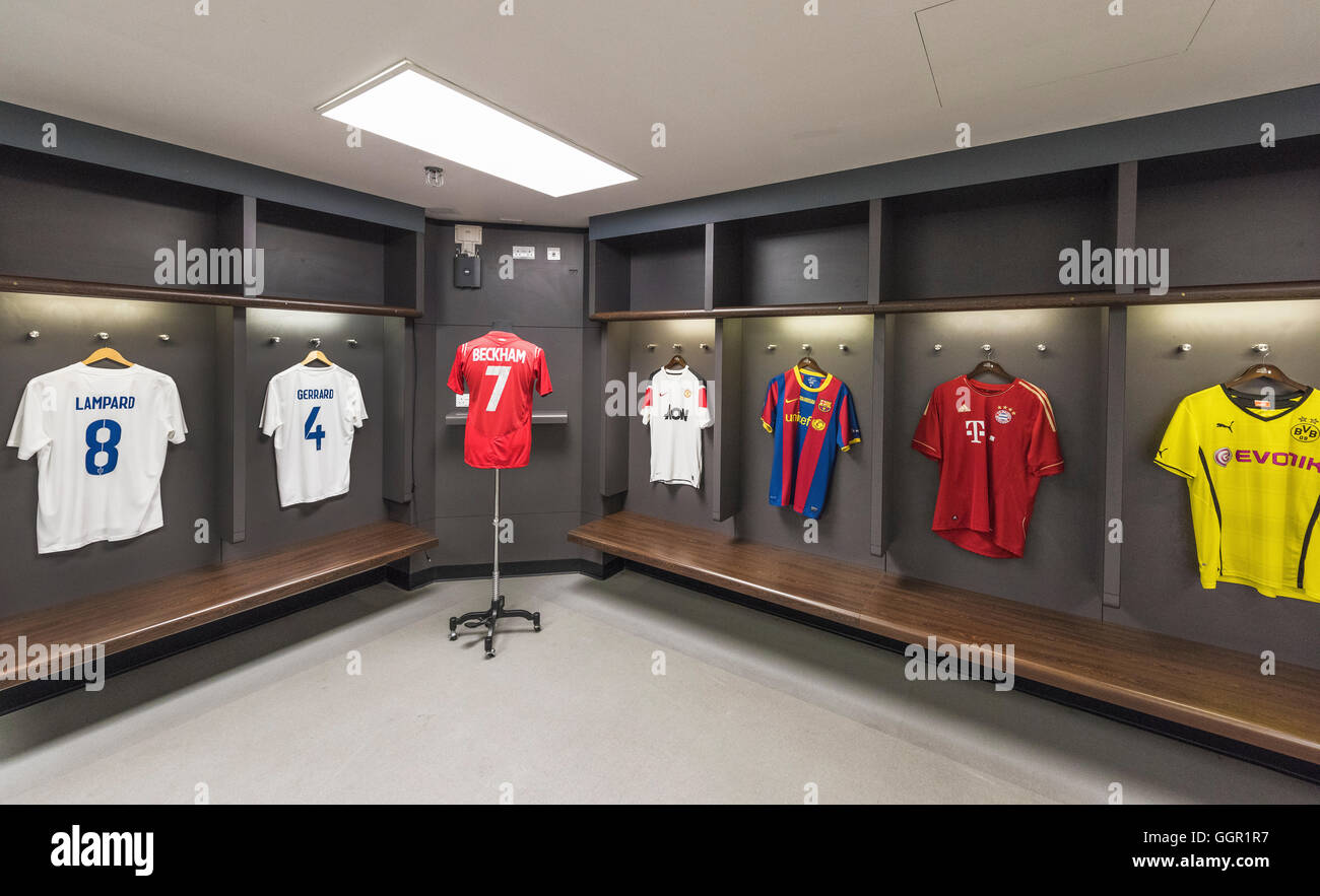 Visiting Wembley stadium Stock Photo - Alamy