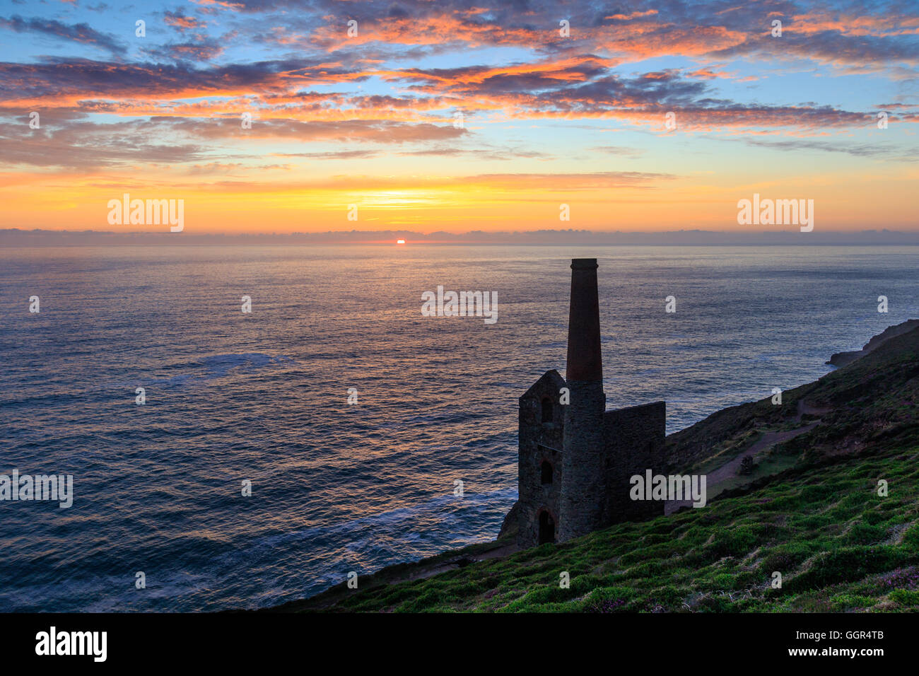 Wheal Coates Tin Mine at sunset , cornwall Stock Photo - Alamy