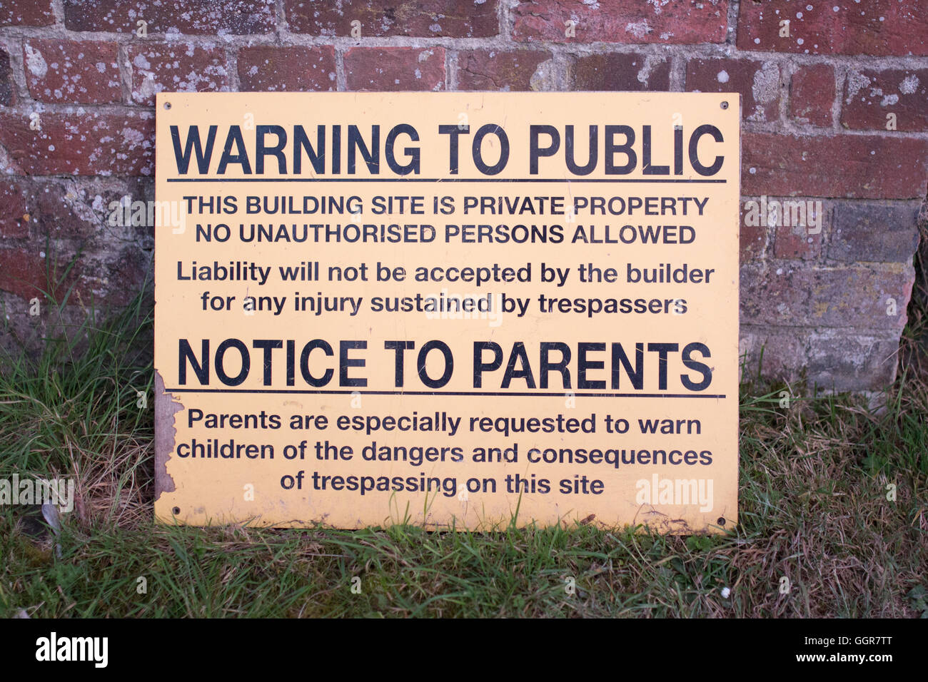 No unauthorised persons warning hi-res stock photography and images - Alamy