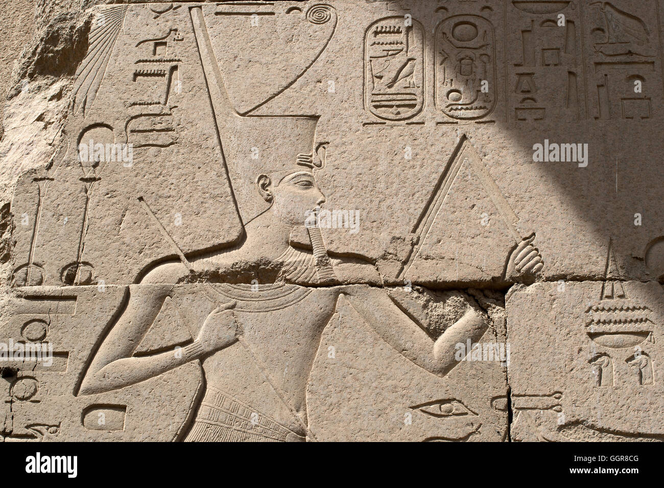 King horemheb hi-res stock photography and images - Alamy
