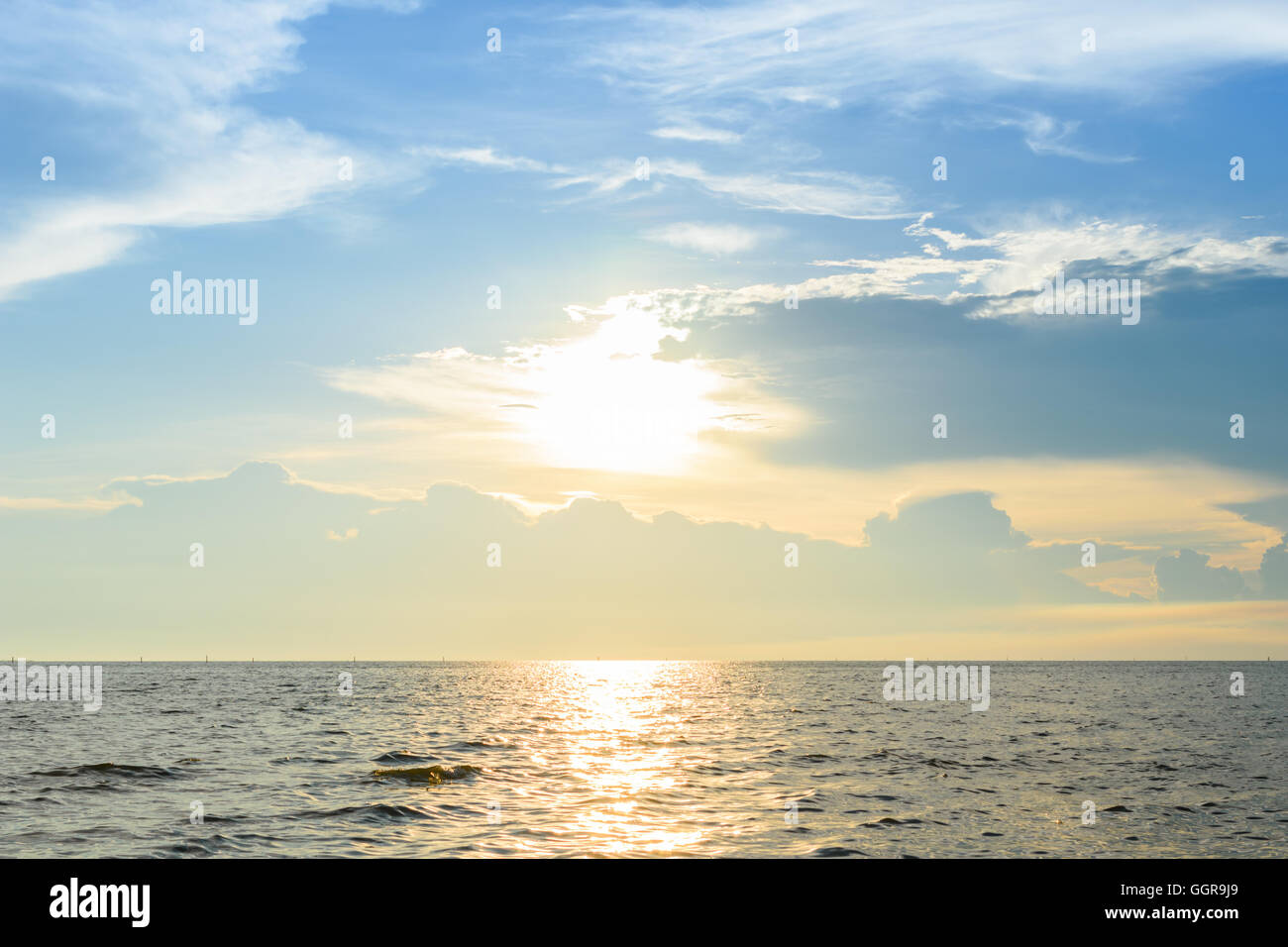 Evening above the sea hi-res stock photography and images - Alamy