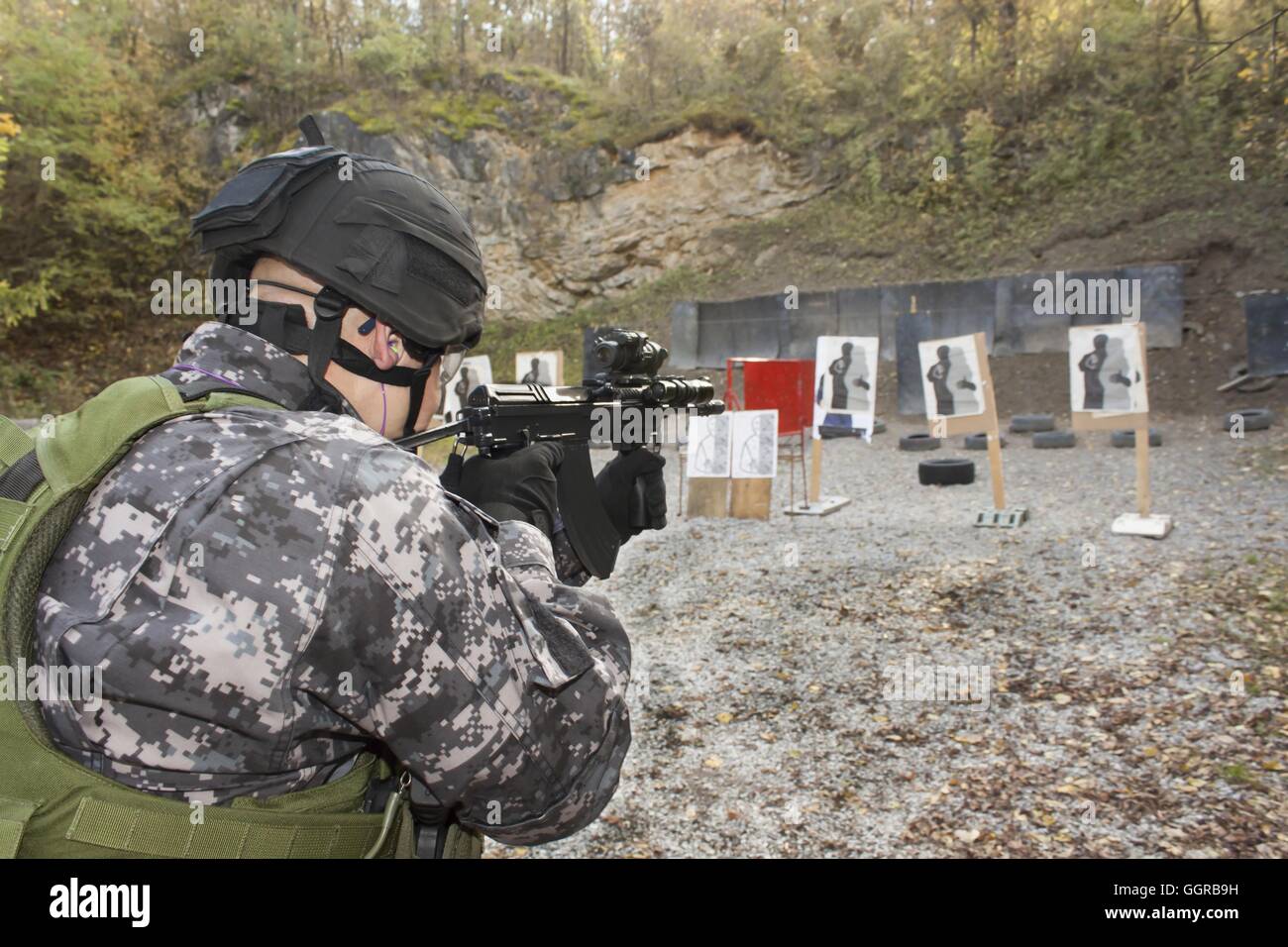 Fight against terrorism, Special Forces soldier Stock Photo - Alamy