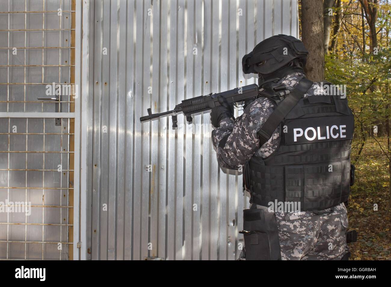 Fight against terrorism, Special Forces soldier Stock Photo - Alamy