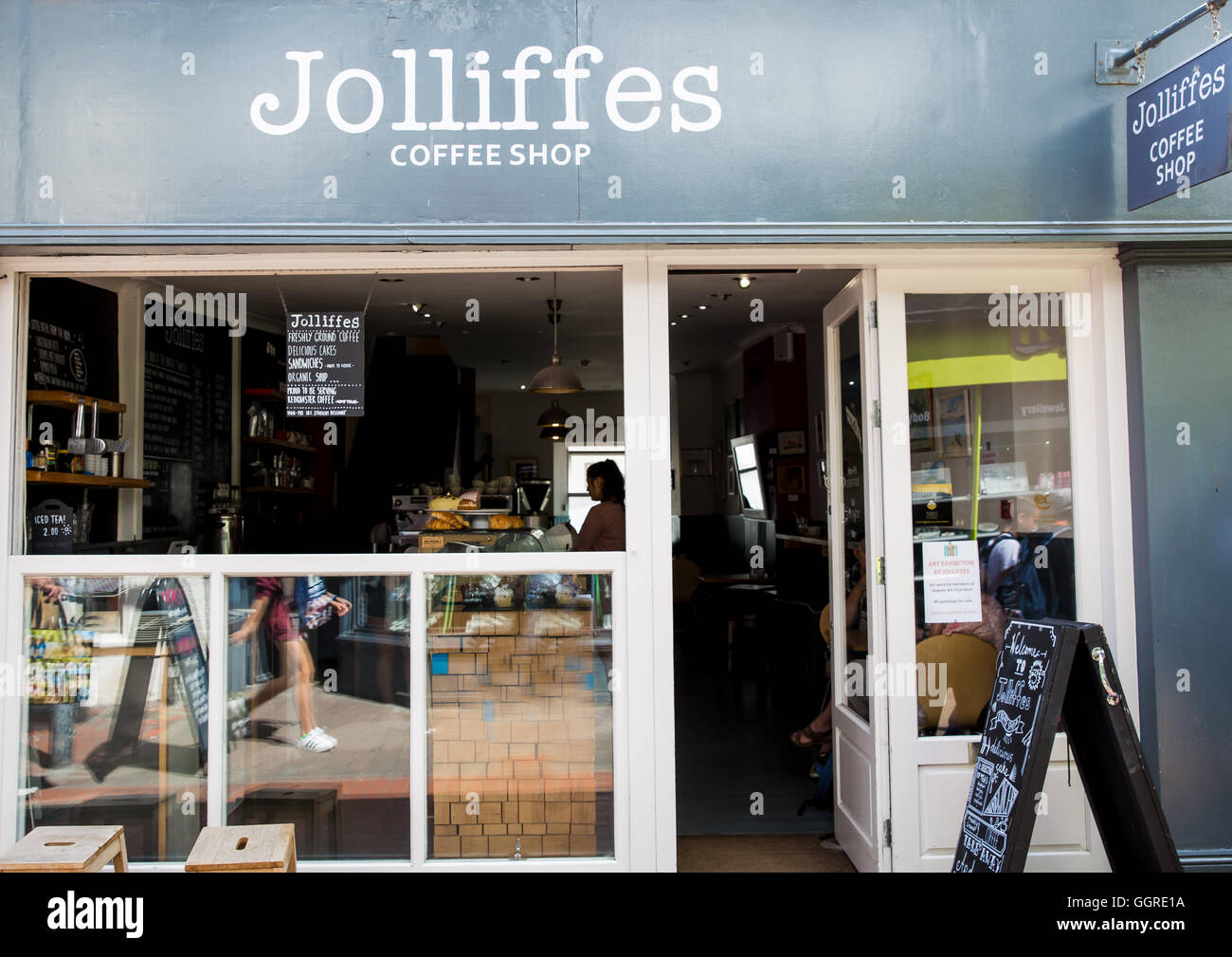 Small_shops hi-res stock photography and images - Alamy