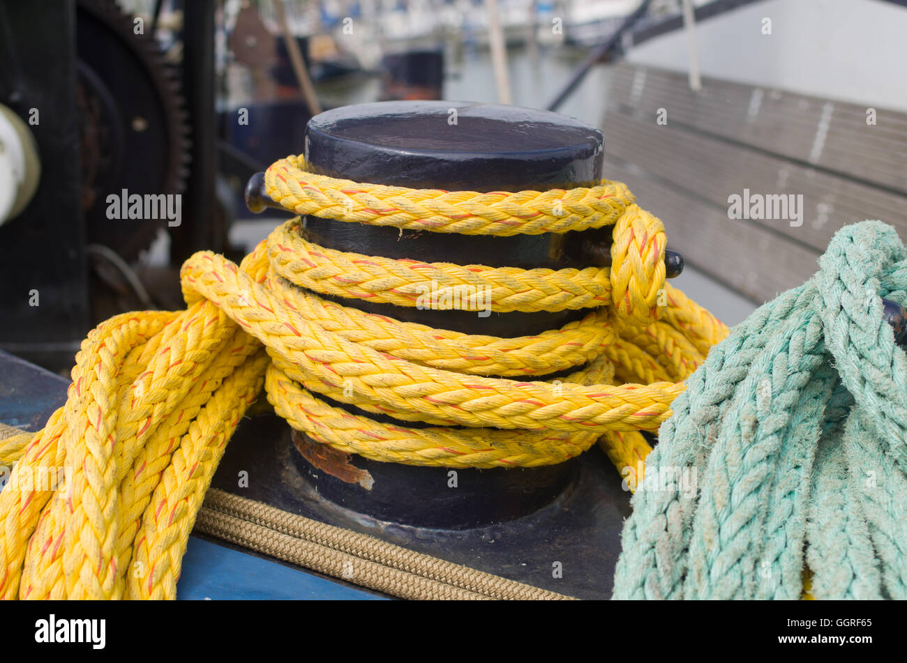 Yellow rope hi-res stock photography and images - Alamy
