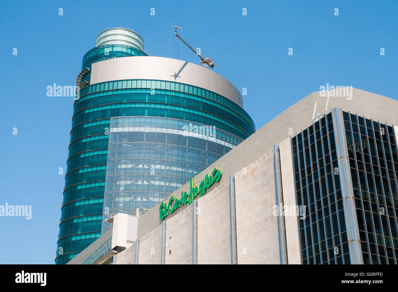 Centro comercial futurista hi-res stock photography and images - Alamy