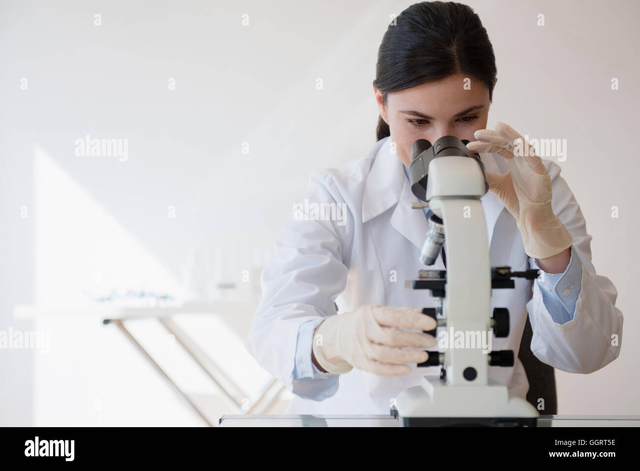 Focusing microscope hi-res stock photography and images - Alamy