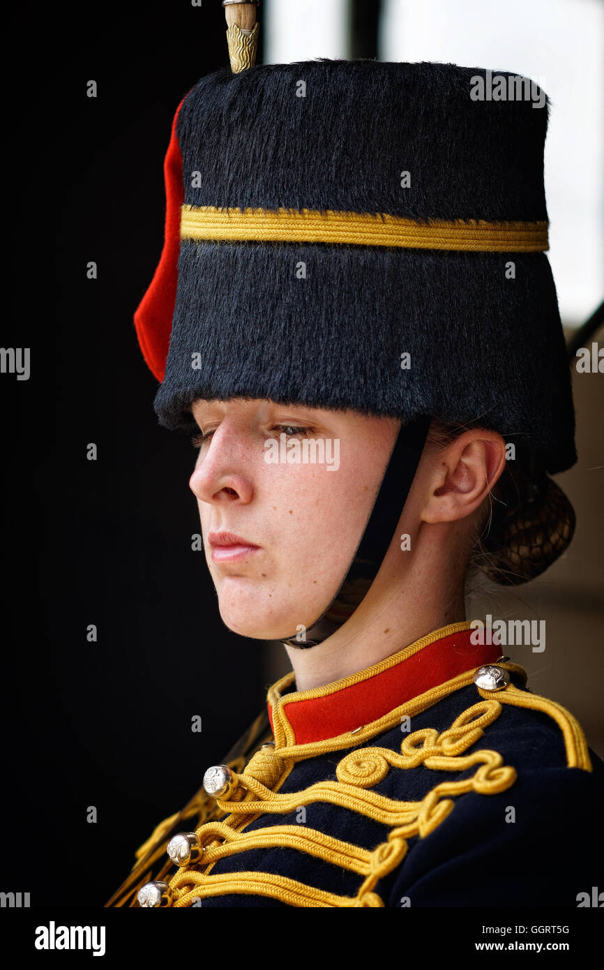 Female Soldier, King's Troop, Royal Horse Artillery Stock Photo - Alamy