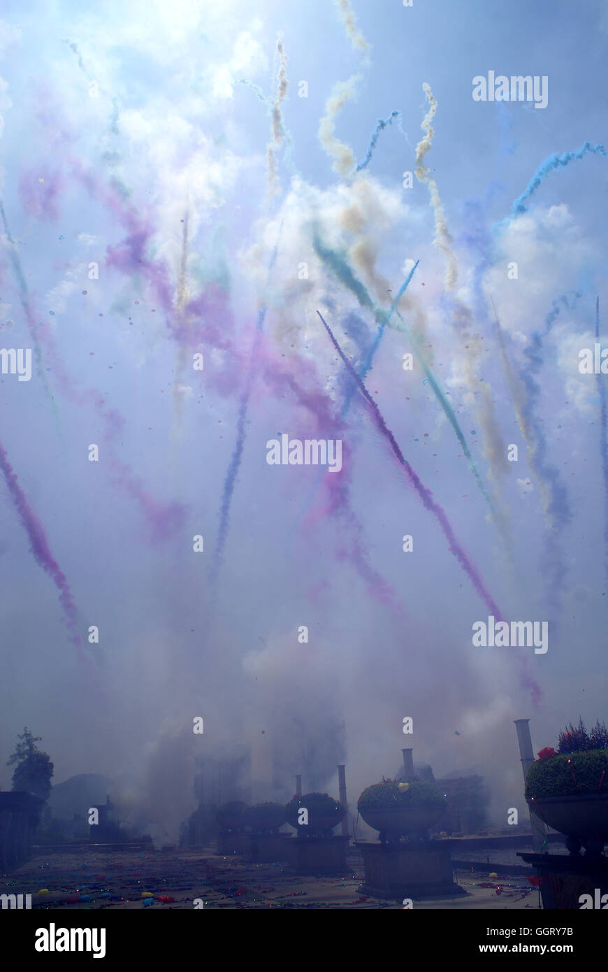 Daytime fireworks hi-res stock photography and images - Alamy