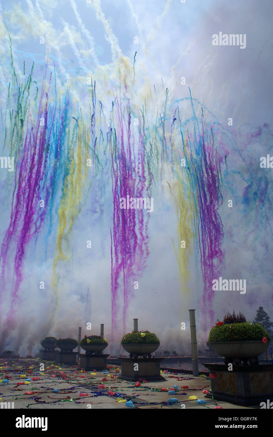 Sunny international fireworks hi-res stock photography and images - Alamy