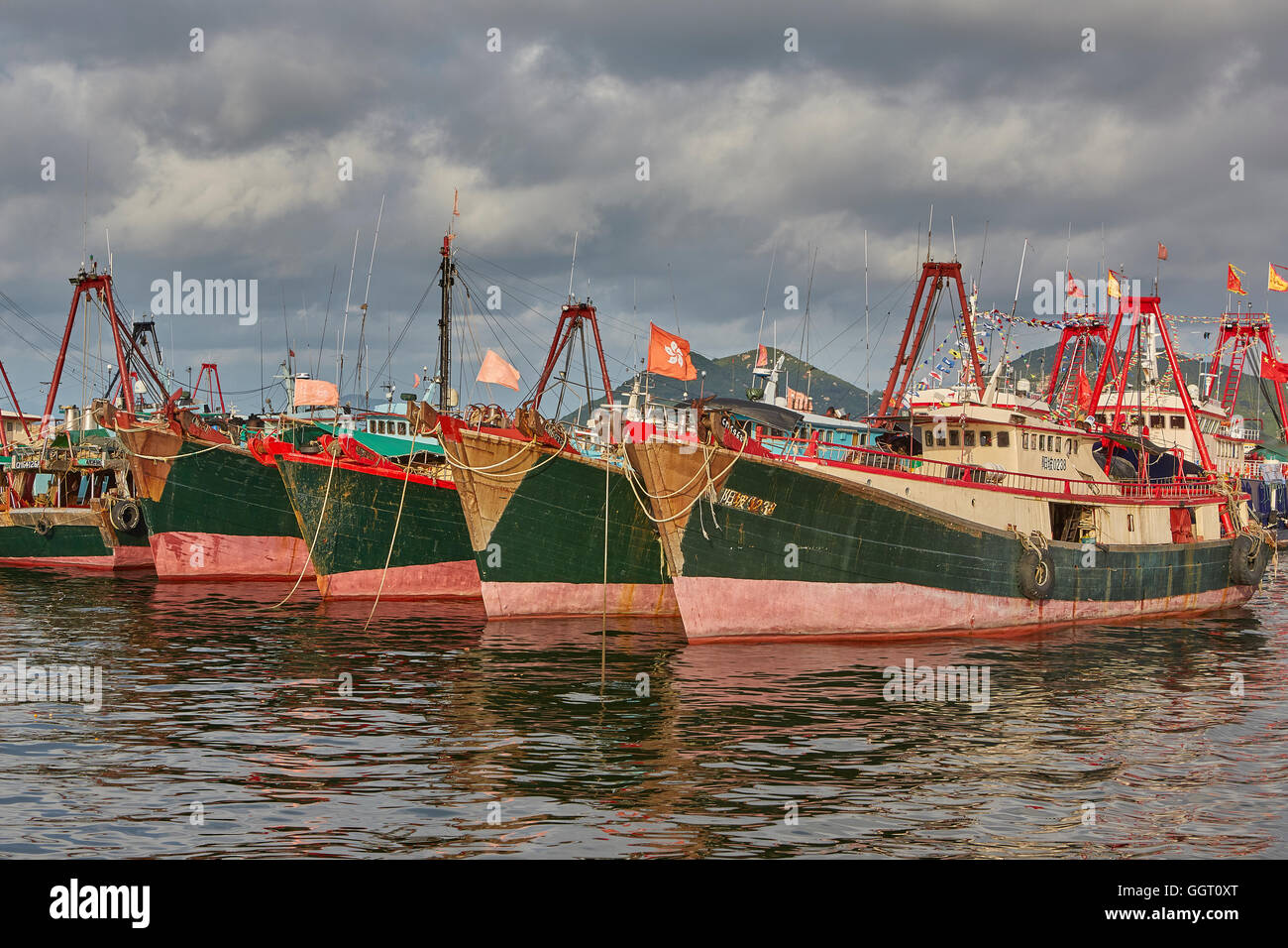 Cheung chau waterfront hong kong hi-res stock photography and images ...