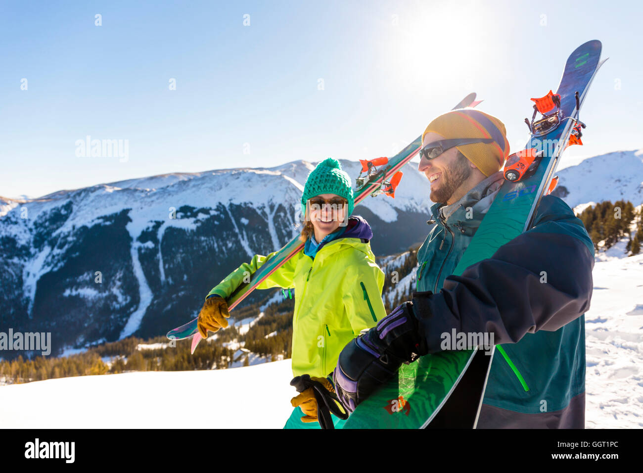 Snowy mountain cap hi-res stock photography and images - Alamy
