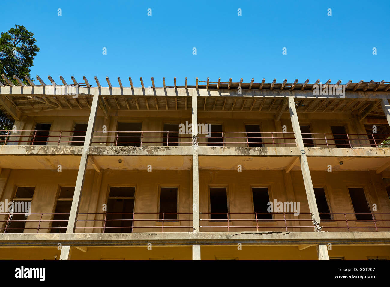 Concrete military buildings hi-res stock photography and images - Alamy