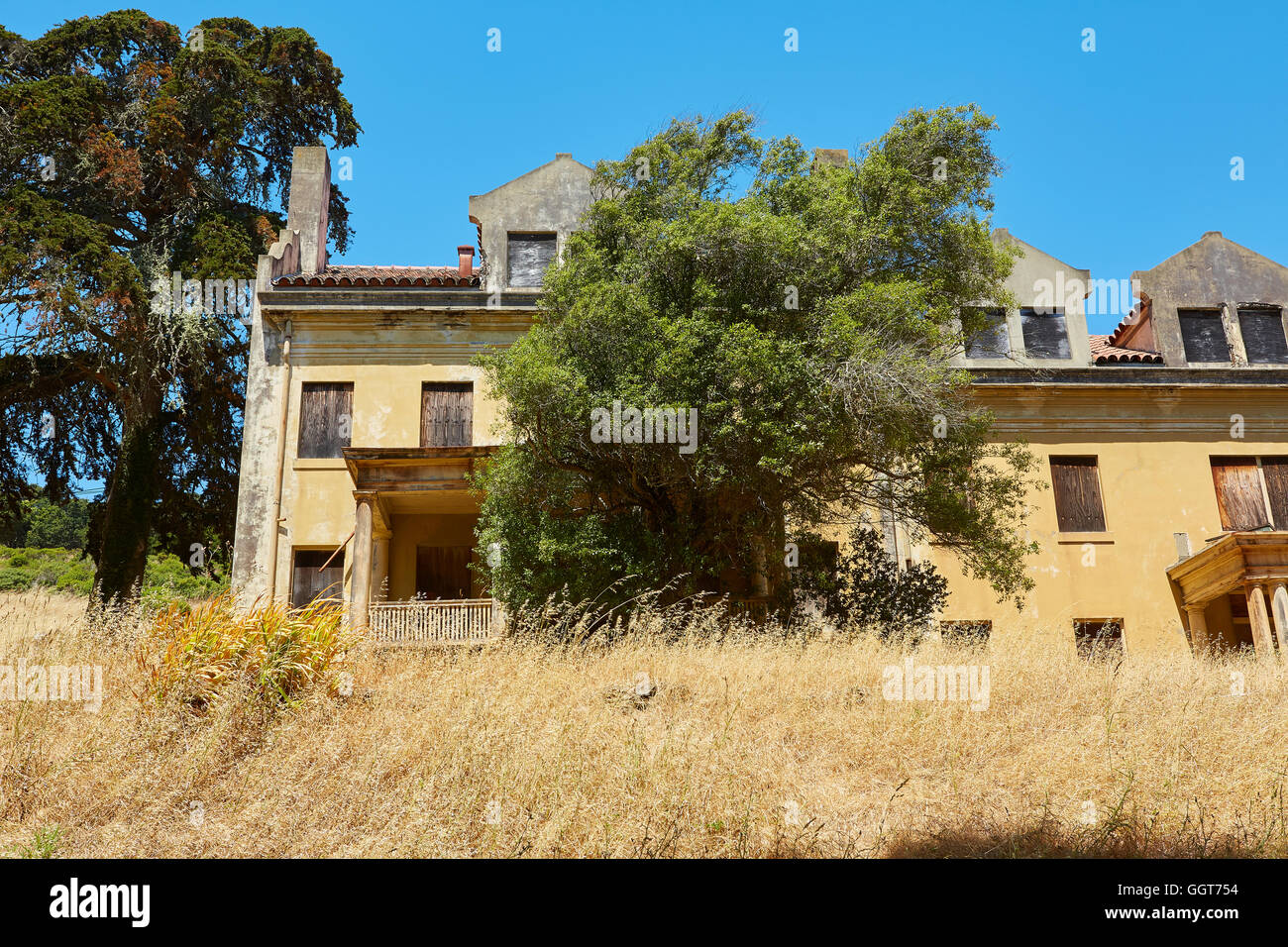 Historic Abandoned Military Buildings On Angel Island, San Francisco ...