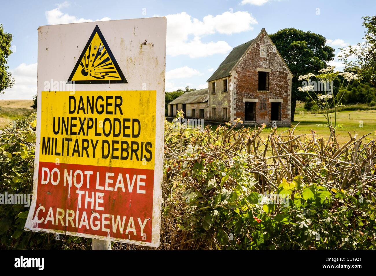 Military road sign hi-res stock photography and images - Alamy