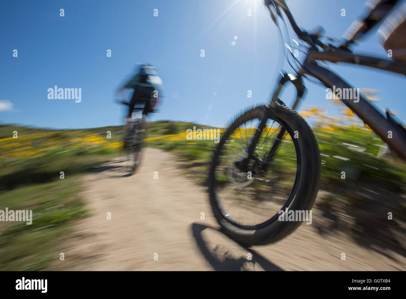 Horizontal viewing angle hi-res stock photography and images - Alamy