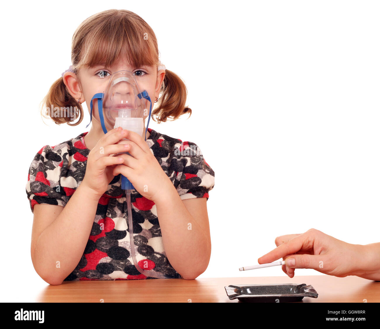 Girl child smoking hi-res stock photography and images - Alamy