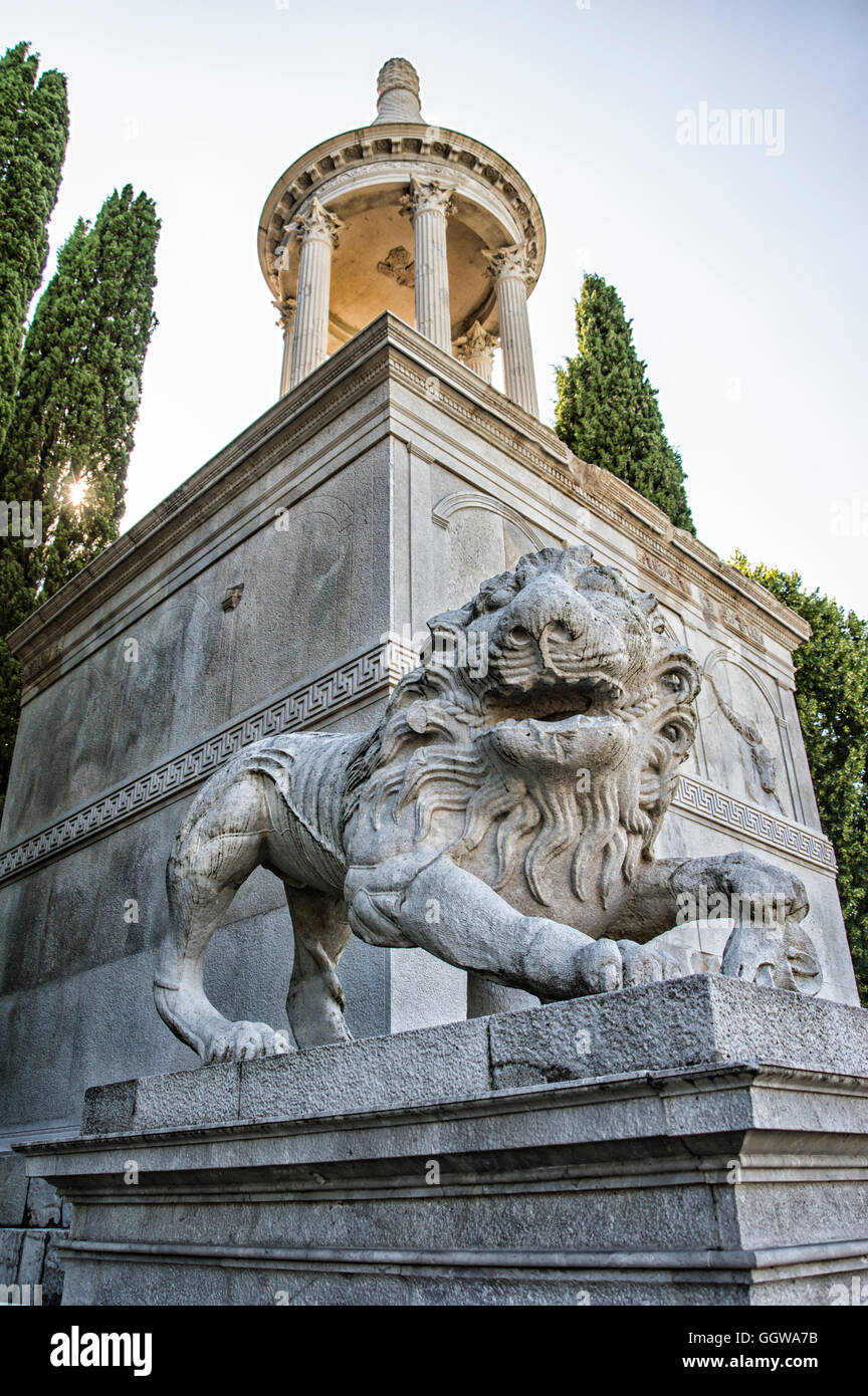Lion stone statue italian roman monument background Stock Photo - Alamy