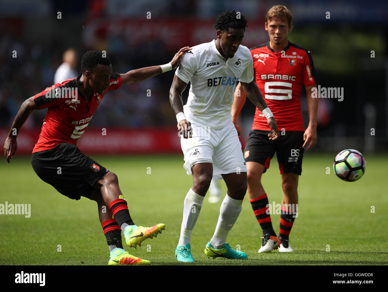 Stade rennais edson mexer hi-res stock photography and images - Alamy