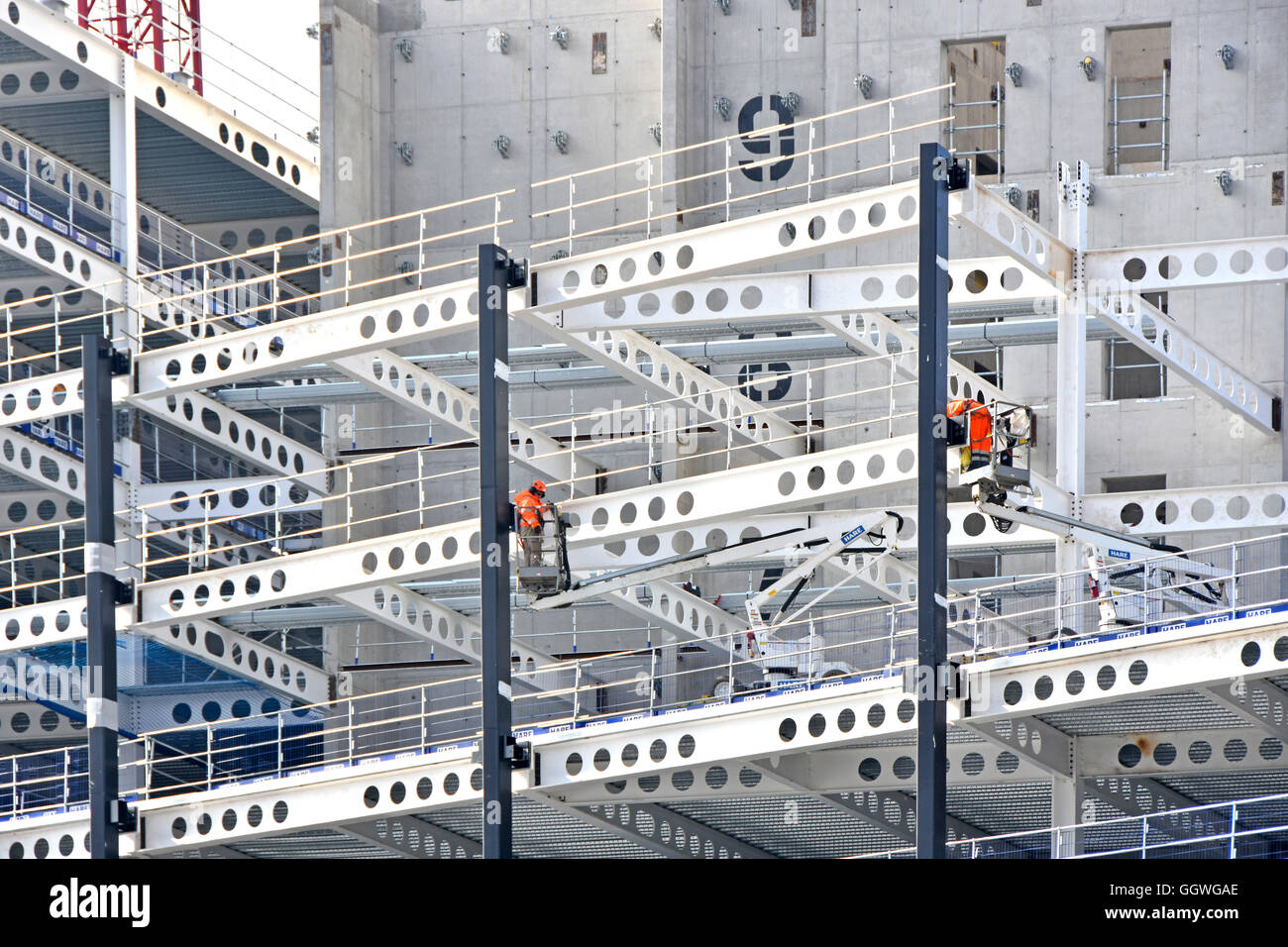 Structural steel beams hi-res stock photography and images - Alamy