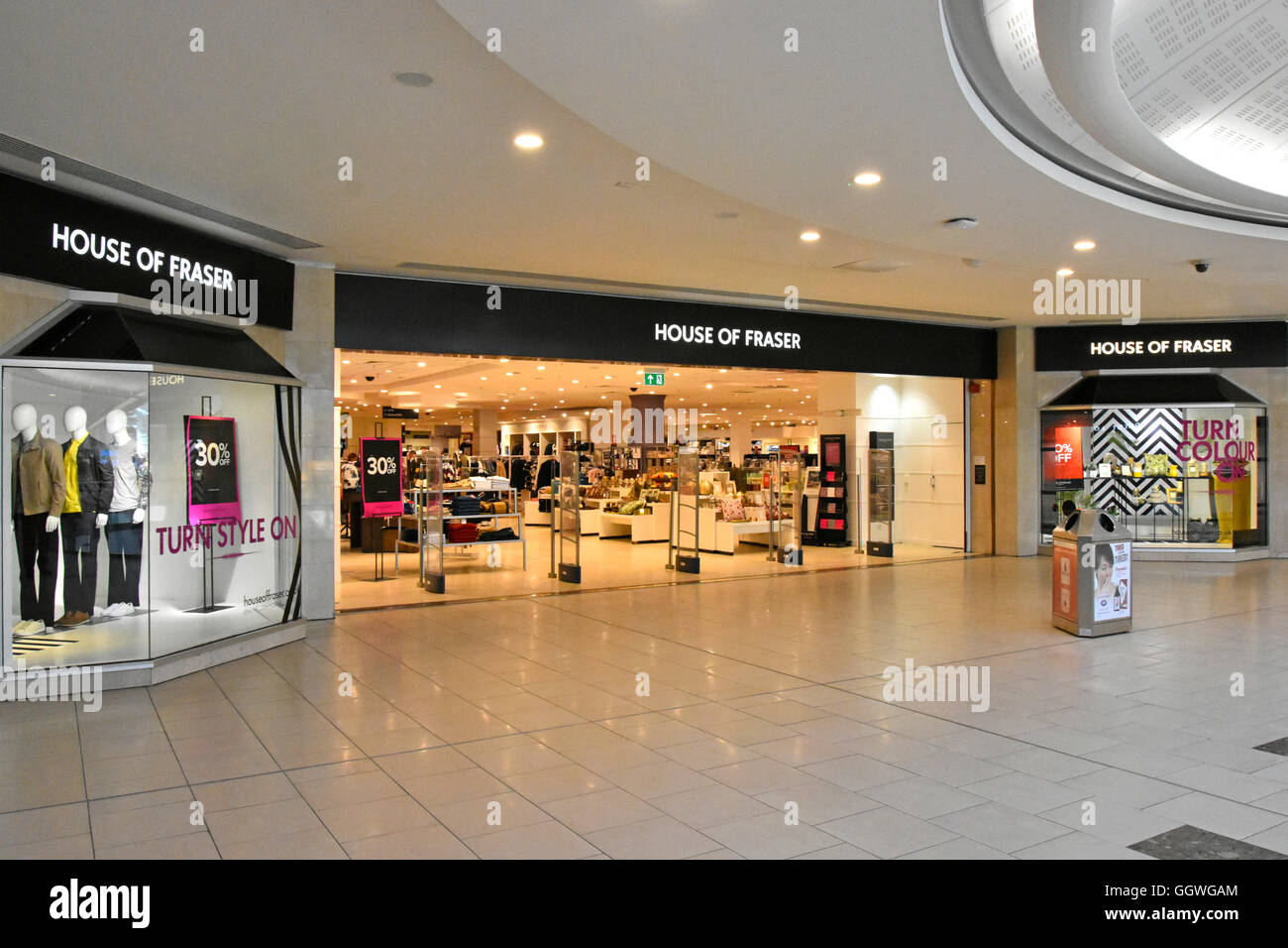 Shopping mall entrance High Resolution Stock Photography and Images - Alamy