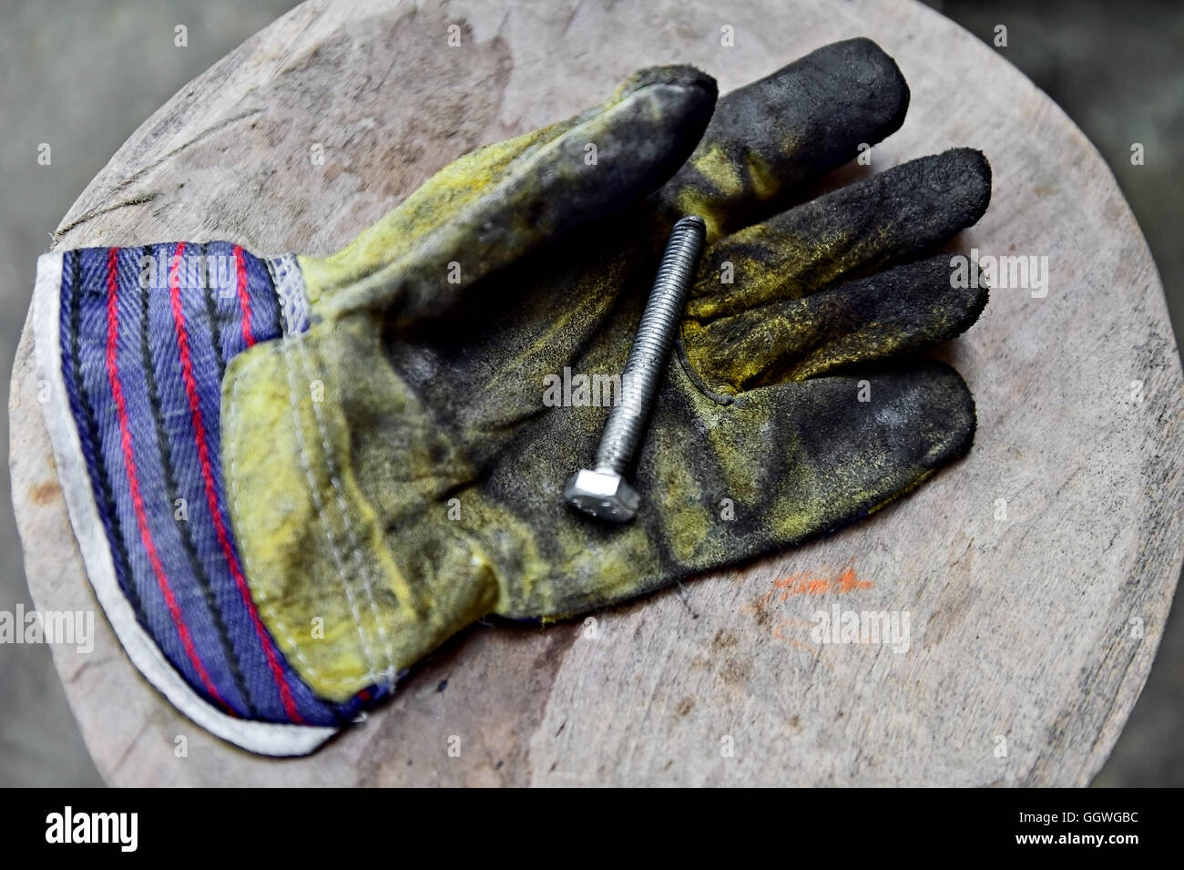Dirty worker hi-res stock photography and images - Alamy