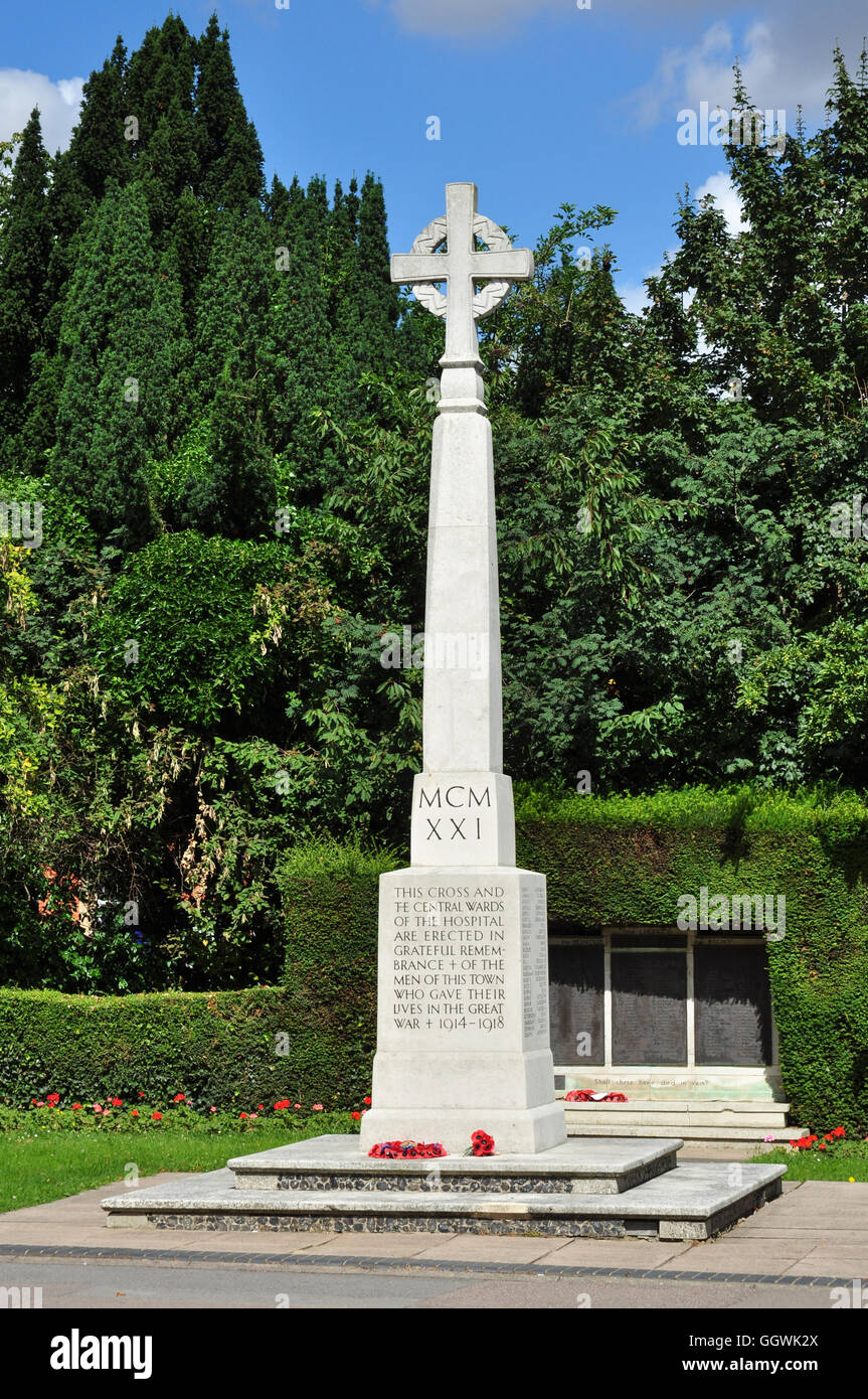 War memorial in the town centre, Letchworth Garden City, Hertfordshire ...
