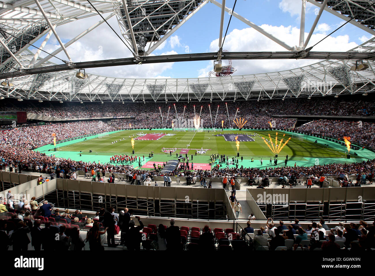 Football fireworks london hi-res stock photography and images - Alamy