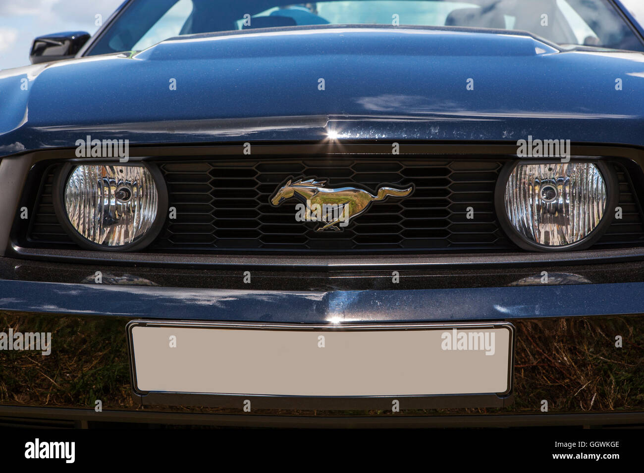 Ford mustang pony emblem hi-res stock photography and images - Alamy