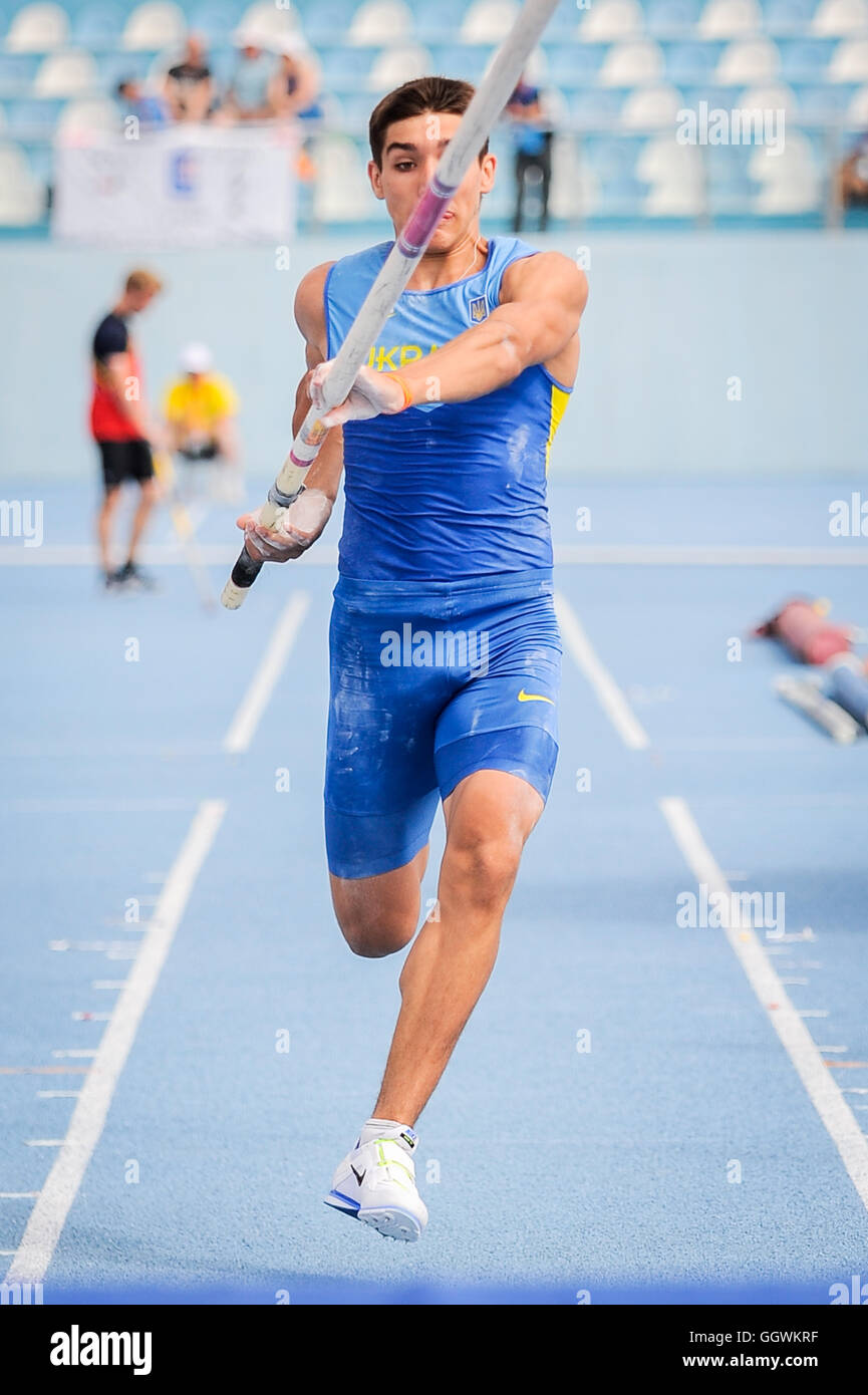 Action from pole vault during hi-res stock photography and images - Alamy