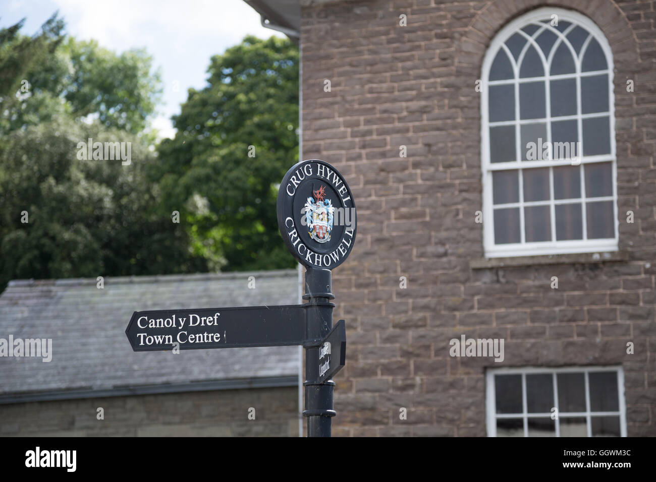 Crug Hywel / Crickhowell town centre sign Stock Photo - Alamy