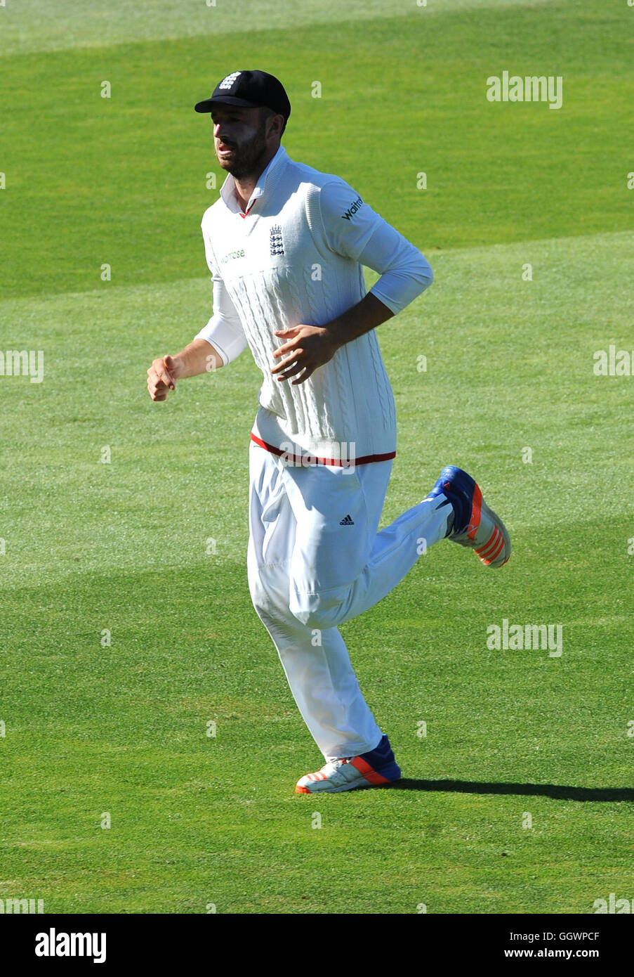 England's James Vince returns to the pavilion after an injury during ...