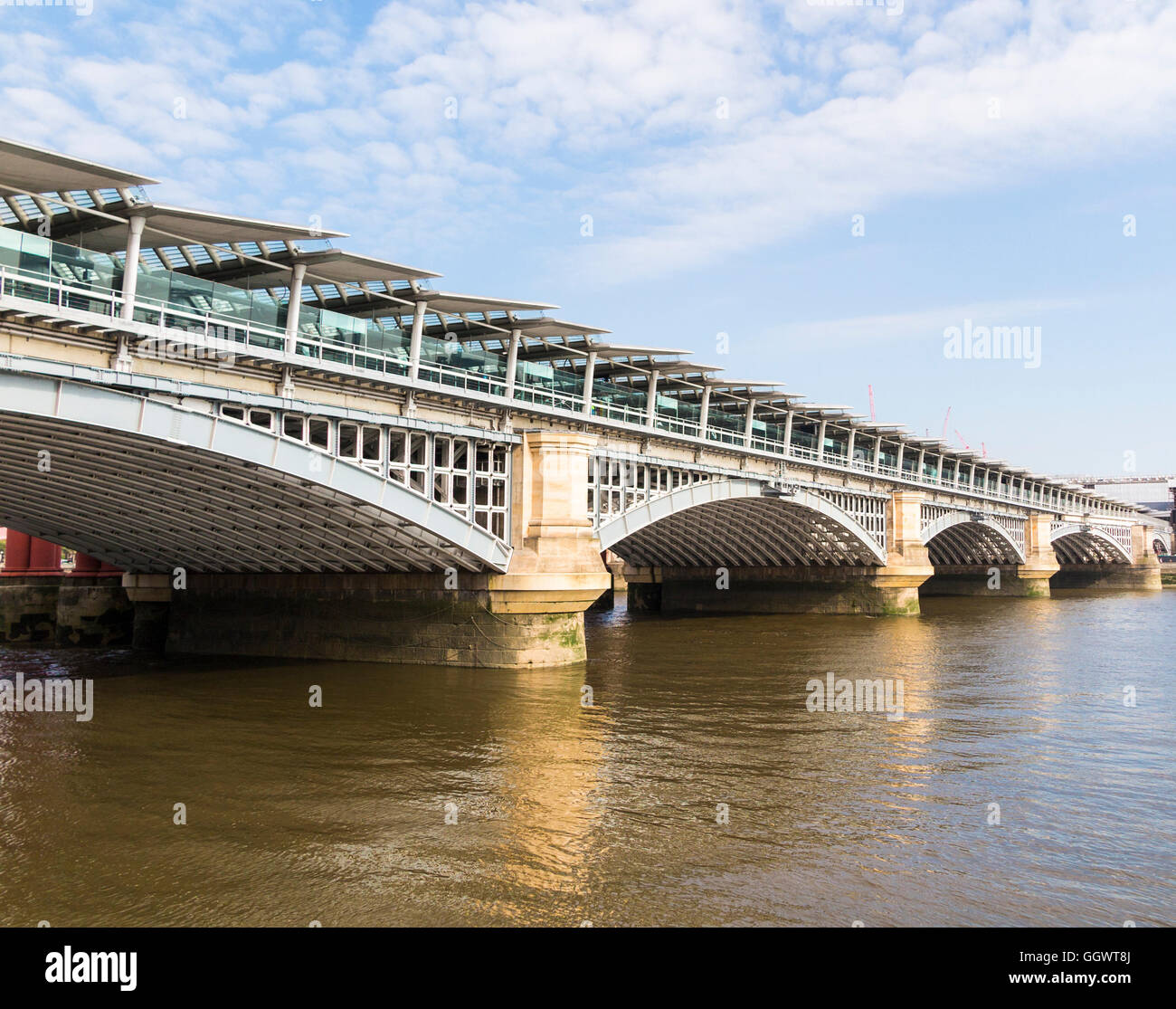 Blackfriars station hi-res stock photography and images - Alamy