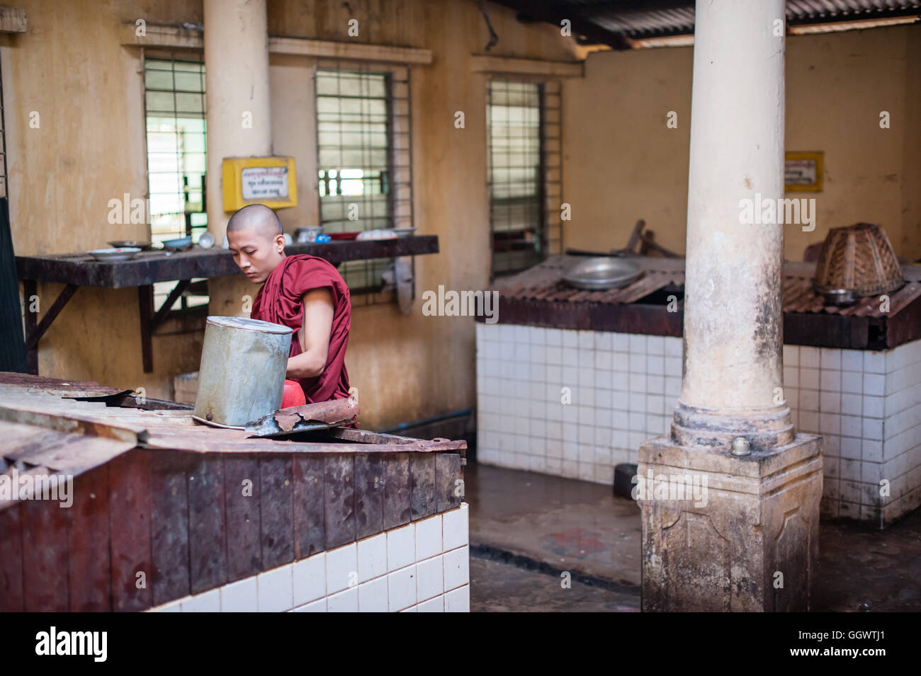 Buddhist Monk Cooking Stock Photo - Alamy