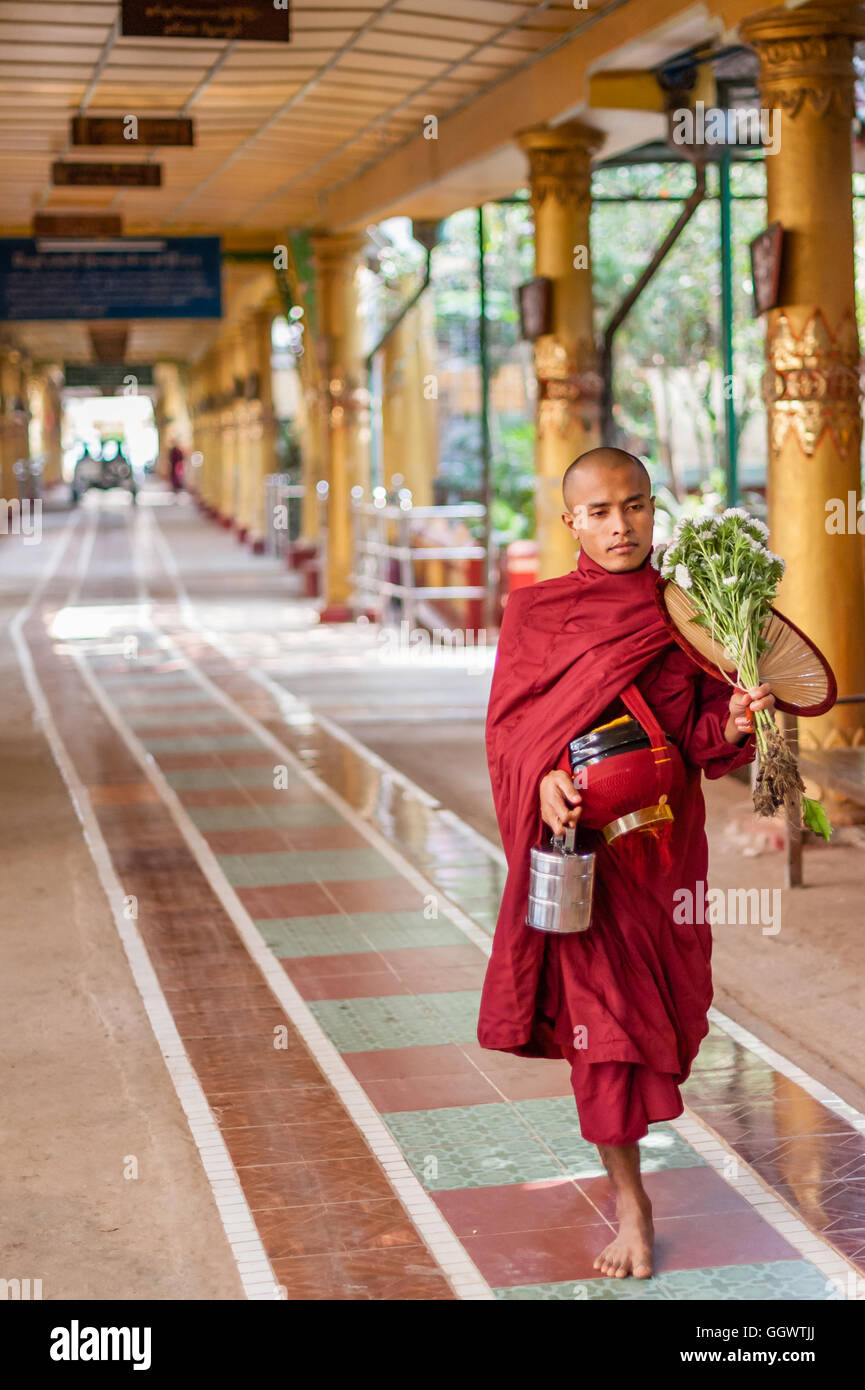 Buddhist Monk going for lunch Stock Photo - Alamy
