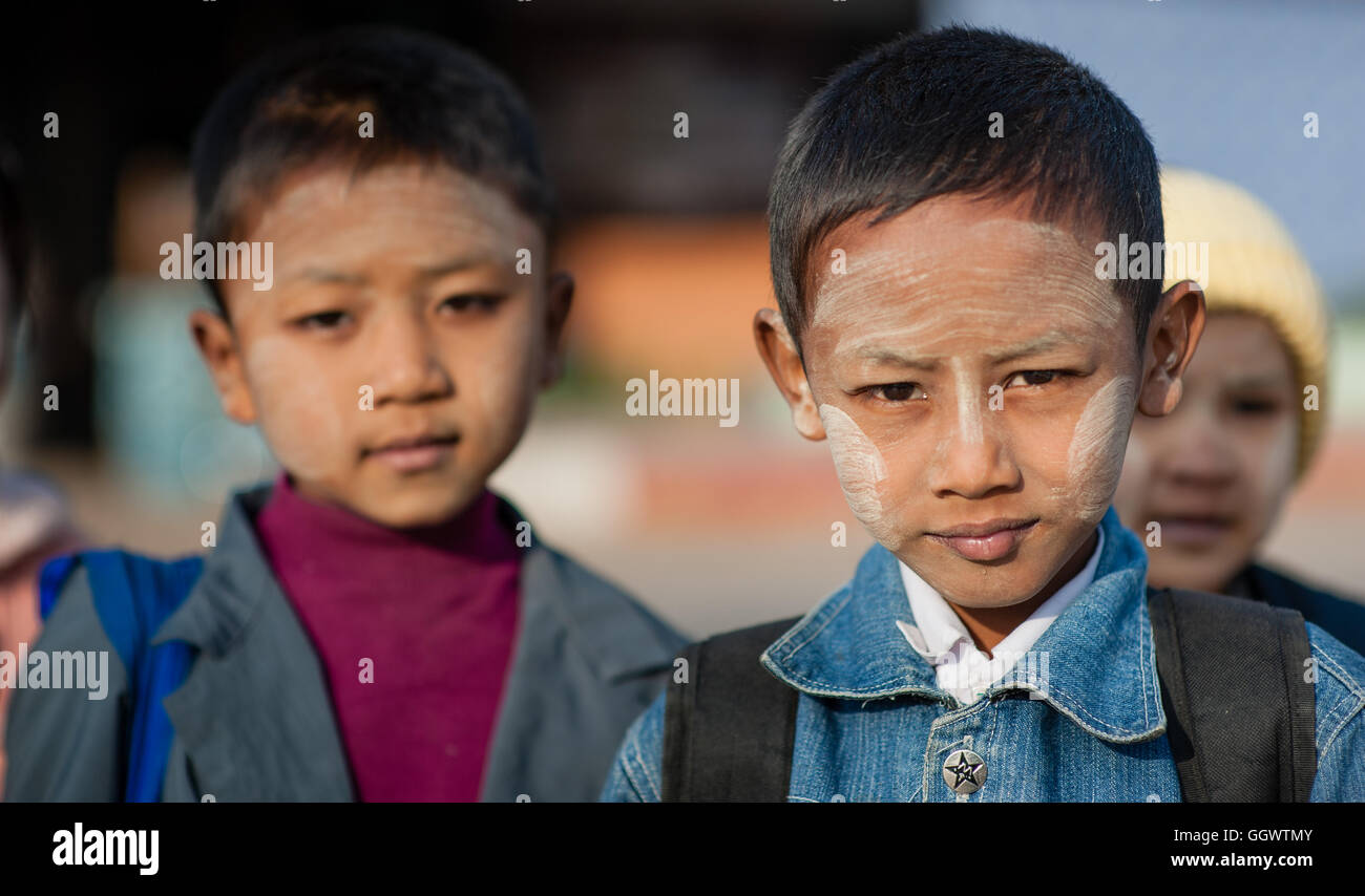 Burmese students hi-res stock photography and images - Alamy