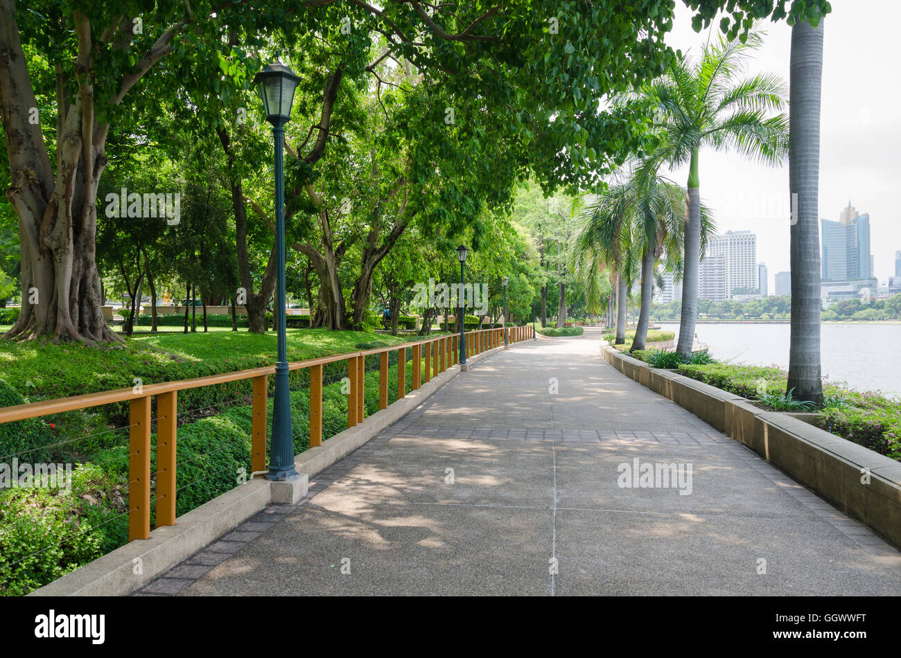 Serene park pathway hi-res stock photography and images - Alamy