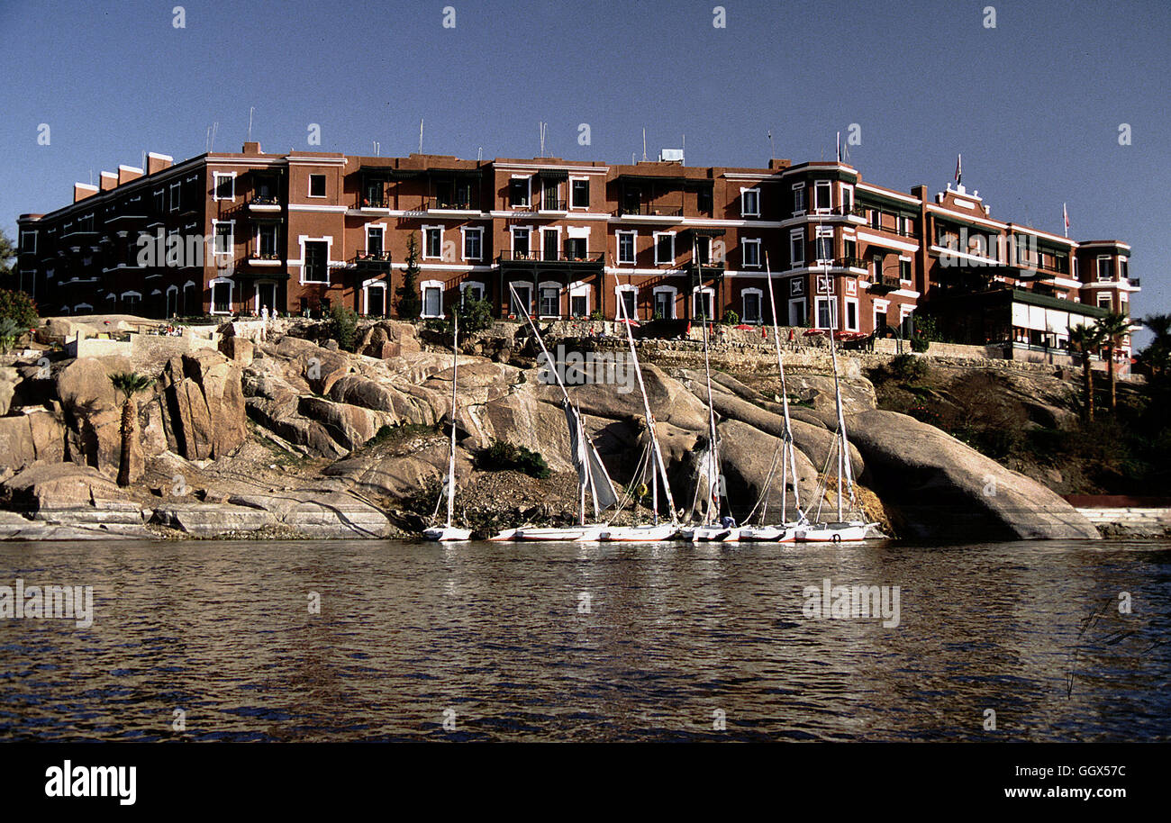 The famed Cataracts Hotel built by Thomas Cook in the late 1800's ...