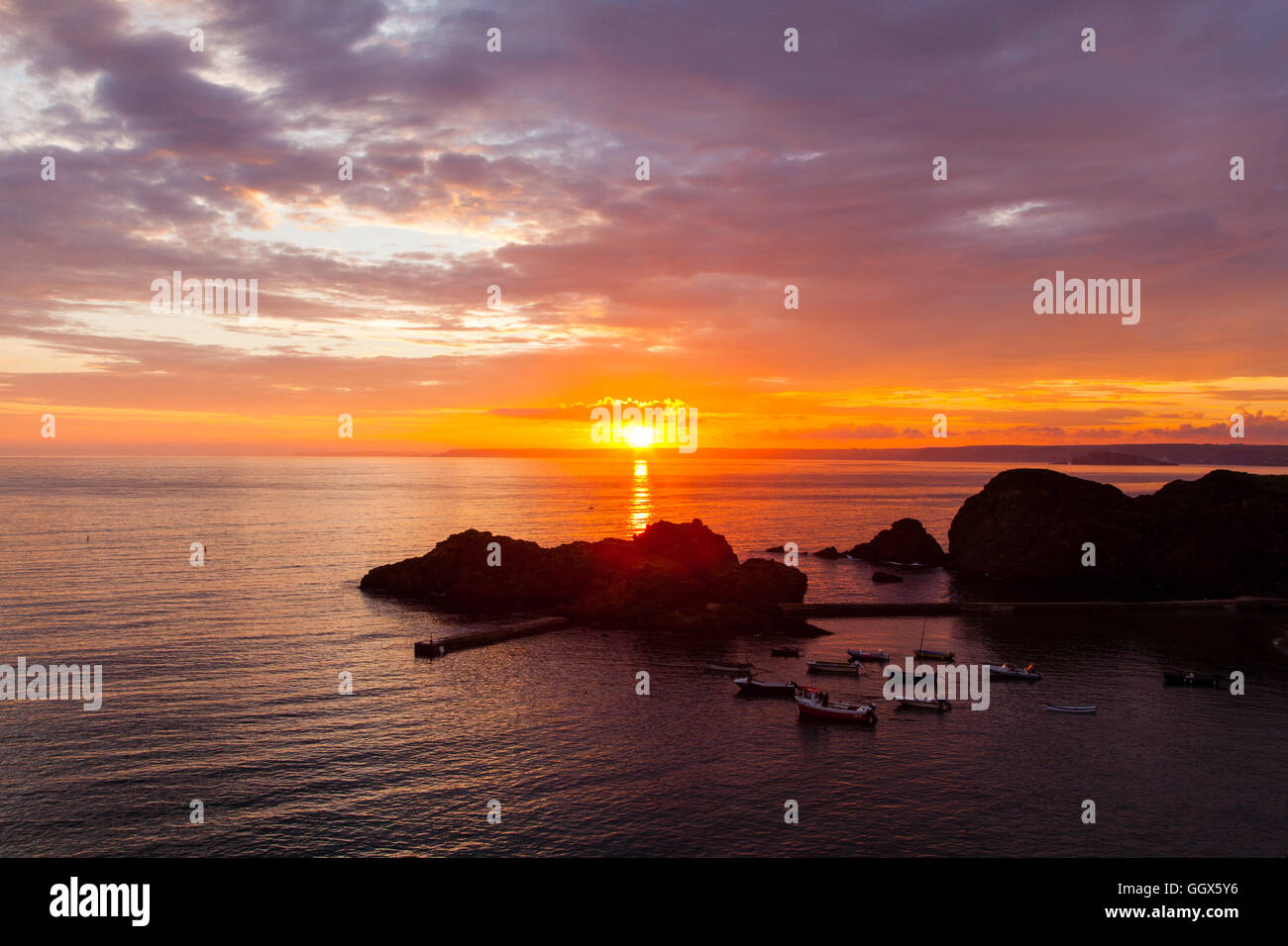 Salcombe harbour sunset hi-res stock photography and images - Alamy