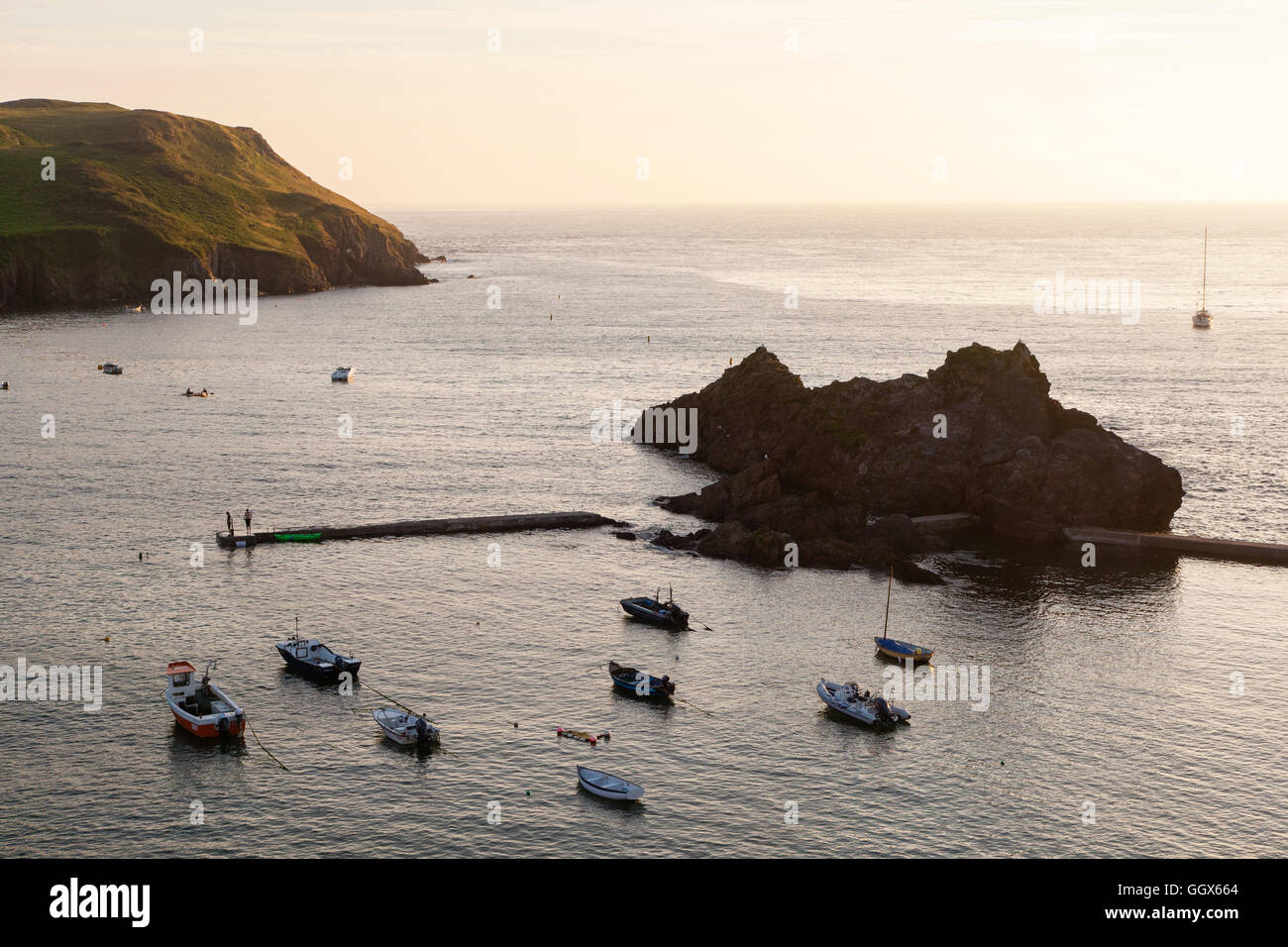 Hope cove at sunset hi-res stock photography and images - Alamy