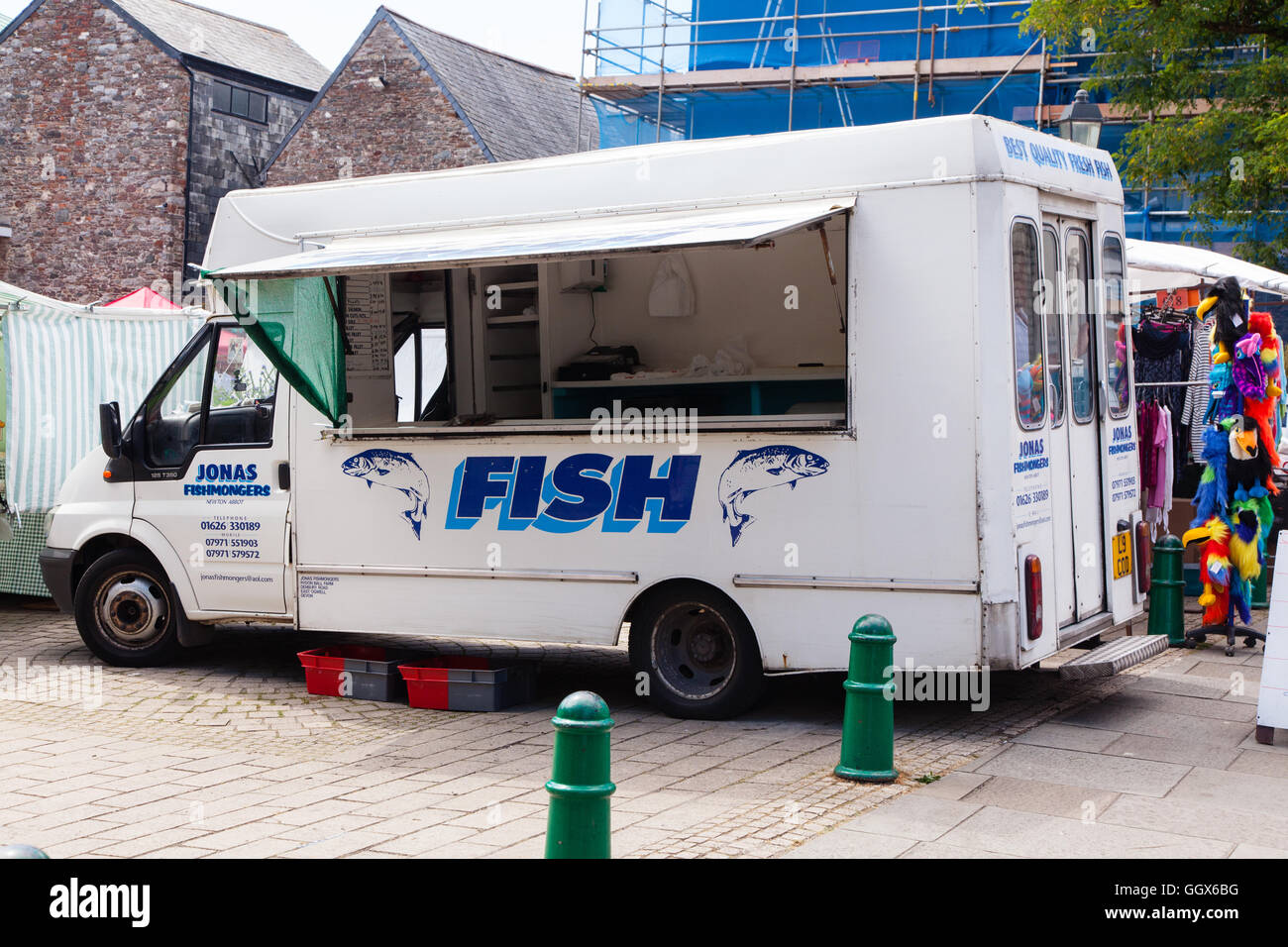 Mobile fishmongers shop hi-res stock photography and images - Alamy